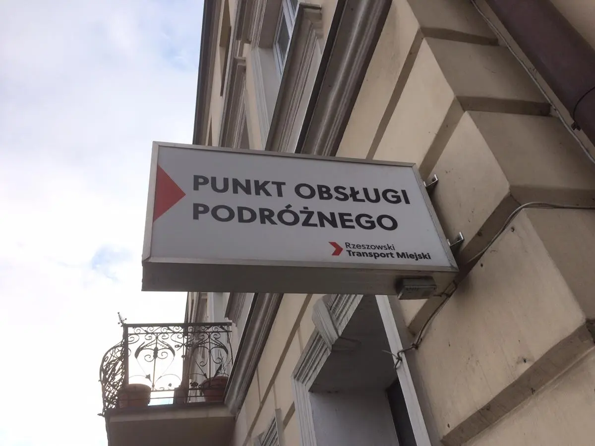 ZTM otwiera na 3 dni Punkt Obsługi Podróżnego ul. Lisa Kuli | Rzeszów ... ZTM otwiera na 3 dni Punkt Obsługi Podróżnego ul. Lisa Kuli | Rzeszów ...